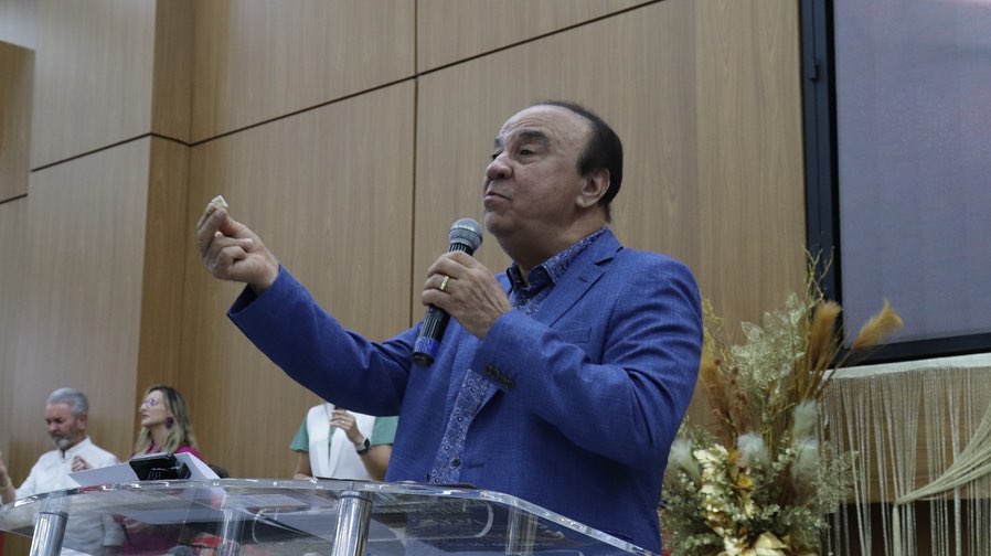 Rev. Mario de Oliveira ministra Santa Ceia Ministerial – Uma nova unção ...