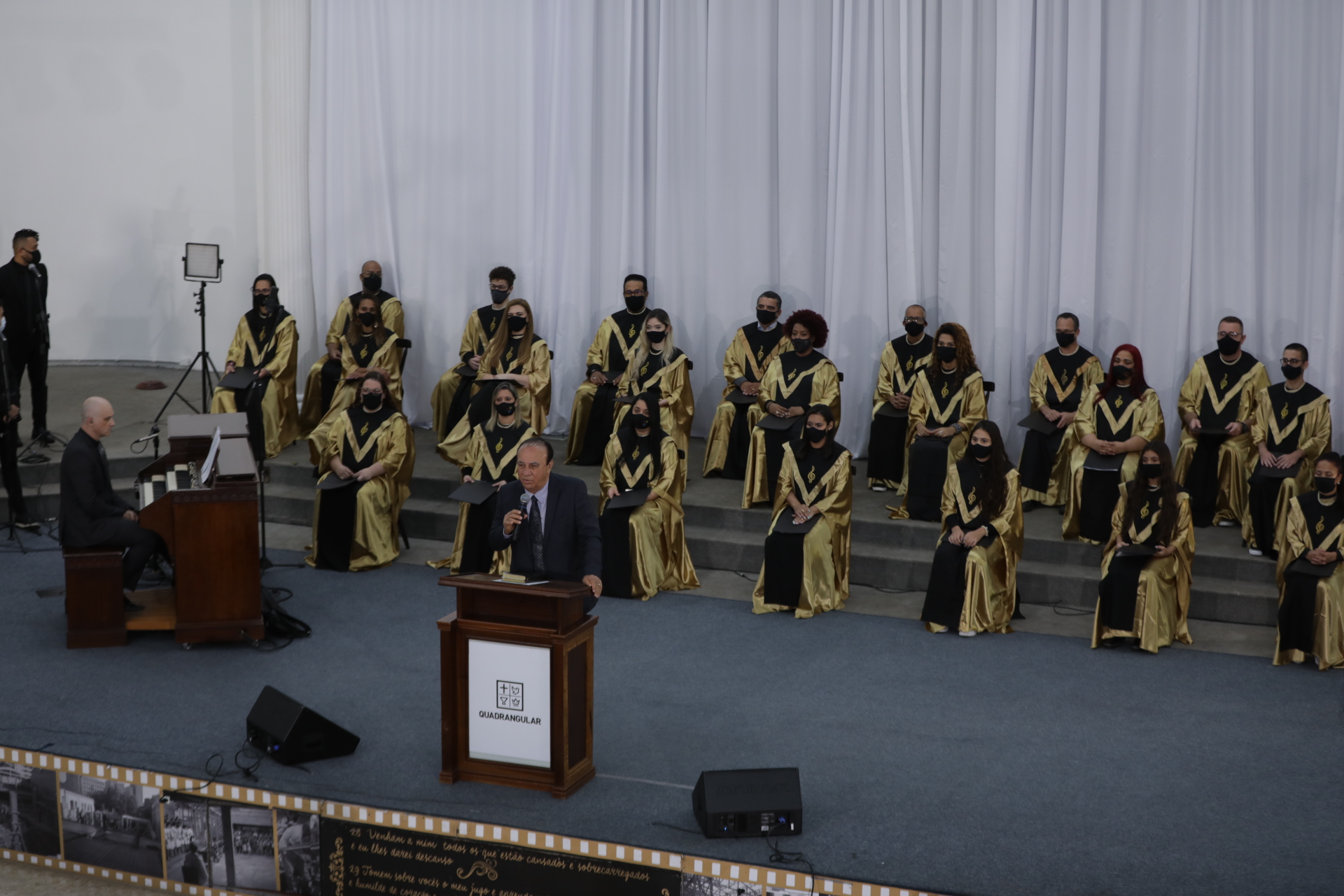 Ministério Quadrangular do Brasil presta homenagem na Live Live In Memorian