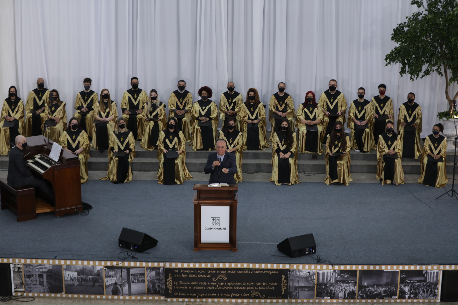 Ministério Quadrangular do Brasil presta homenagem na Live Live In Memorian