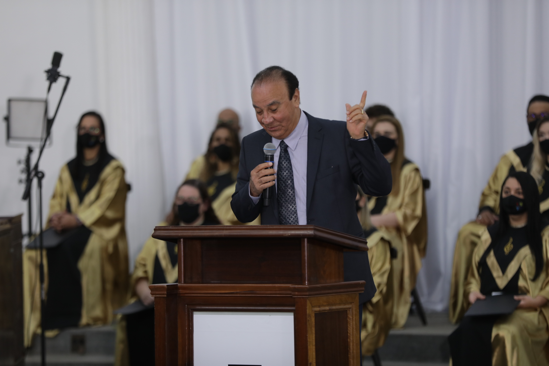 Ministério Quadrangular do Brasil presta homenagem na Live Live In Memorian