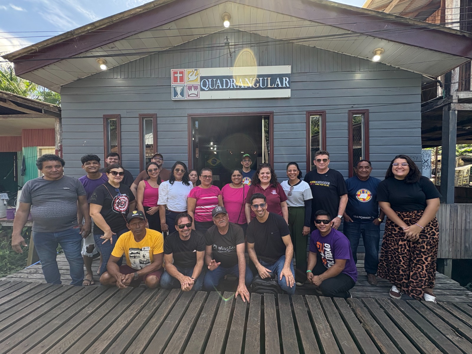 Missionários da Igreja do Evangelho Quadrangular levam assistência ...